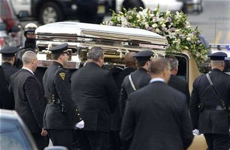 Whitney Houstons Own Voice Added Raw Emotion To Her Funeral Video