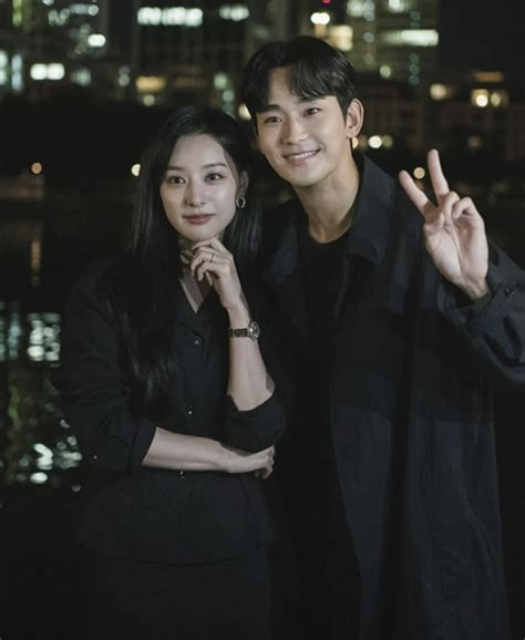 韓国ドラマ『涙の女王』キム・スヒョンとキム・ジウォン、ドイツデート写真を公開 Joongang Ilbo 中央日報