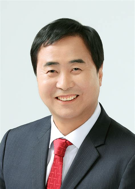 第22代総選挙の候補者3人に1人は「前科者」であることが分かった。 民主化運動をして得た前科が多かったが、飲酒運転·暴行など道徳性問題が提起さ