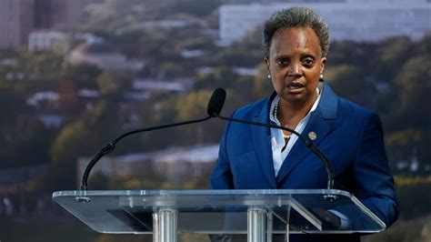 Lightfoot Touts Chicagos Thriving Economy As Businesses Flee City
