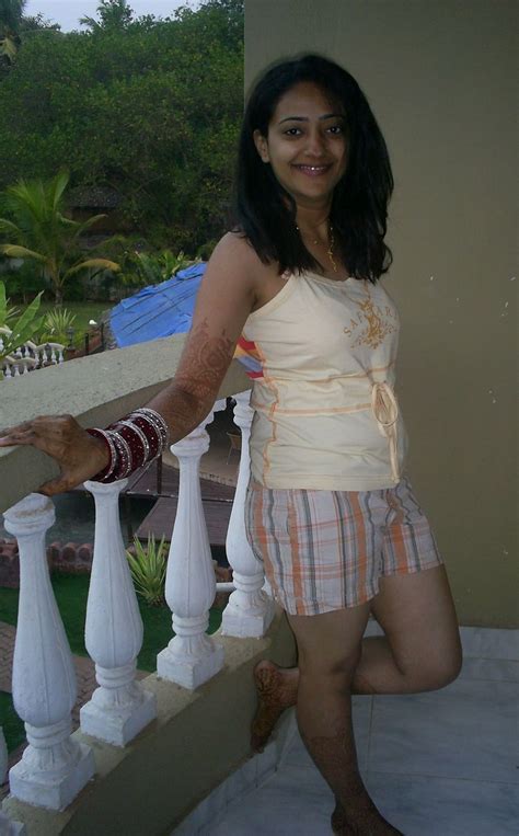 Indias Most Purely Desi Aunty At Vacation Spot
