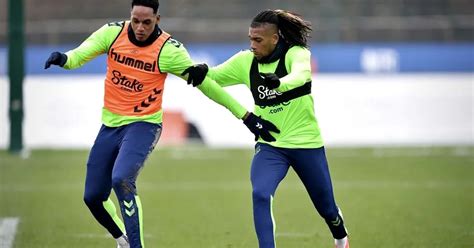 Sigue La Incertidumbre Por El Futuro De Yerry Mina Qué Opciones Tiene