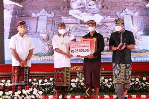 Gubernur Bali Serahkan Hadiah Lomba Ogoh – Ogoh Total Rp 1 7m Bali