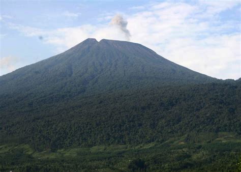 Pendaki Mapala Unsoed Tewas Di Gunung Slamet 1 Masuk Jurang