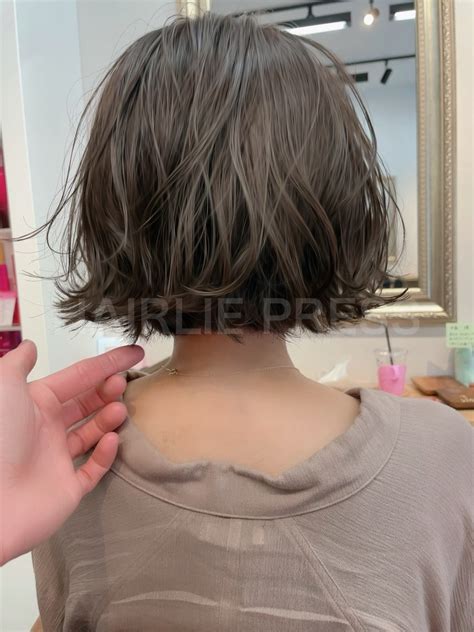 40代のくせ毛さんに似合うショートボブ｜手入れが楽！広がらない！ Hairlie Press[ヘアリープレス]