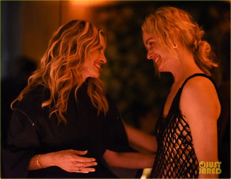 Julia Roberts Kathryn Newton And More Help Honor Lucas Hedges At Wsj