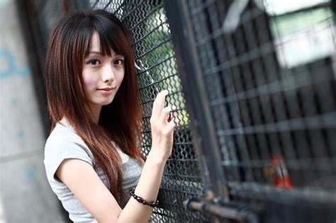 フリー画像 人物写真 女性ポートレイト アジア女性 台湾人 Tシャツ 画像素材なら！無料・フリー写真素材のフリーフォト