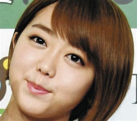 峯岸みなみ、第1子妊娠を発表「小さな命がぽこっと動く度に…」「日々を穏やかに過ごしています」：中日スポーツ・東京中日スポーツ