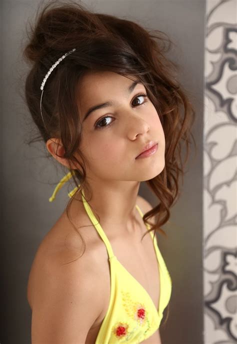 √ Galeri Foto Model Remaja Pakai Bikini Kuning Indzign