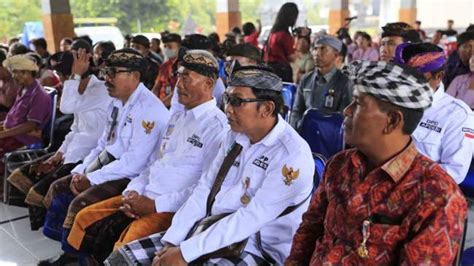 Temu Wirasa Di Nusa Penida Bupati Suwirta Ajak Masyarakat Perkuat