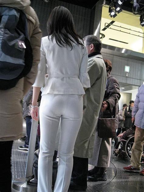 ムチムチのお尻 Ol･パンティーライン丸見え･パンツスーツ編 【街撮り】パンツスーツを履いた女の子のむちむちお尻画像 Naver