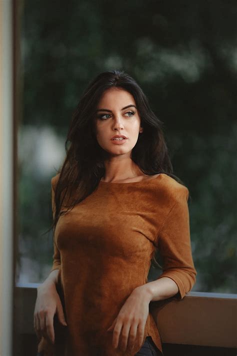 Hd Wallpaper Aurela Skandaj Women Model Looking Away Portrait