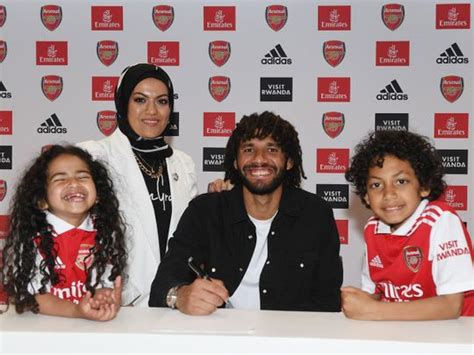 Arsenals Egypt Star Mohamed Elneny Signs New Contract Football