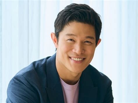 鈴木亮平、人気女優と“エモい”写真を撮影「映画の一部みたい」「手足の長さが強調され過ぎてて眼福」 ／2024年3月12日 Sns（1ページ