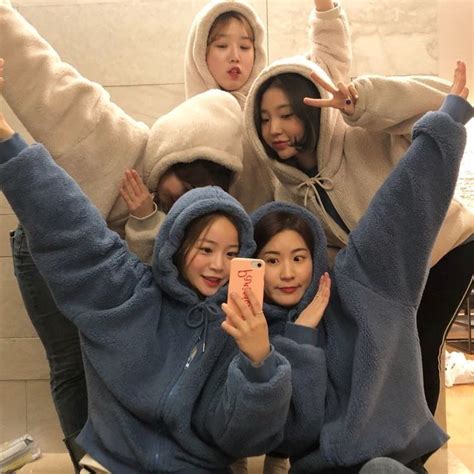 𝑡𝑎𝑒𝑔𝑢𝑘𝑘𝑖 Korean Best Friends Friend Photoshoot Korean Friends