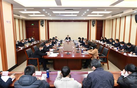 楼琅坚在创建全国文明城市重点“顽疾”专项整治行动汇报会上强调：以“小切口”撬动“大变化”