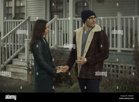 Superman Und Lois Aka Superman And Lois Von Links Bitsie Tulloch Als