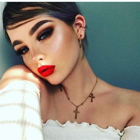 Smokey Eyes With Red Lips Thats Sensous And Seductive Hike N Dip Eye