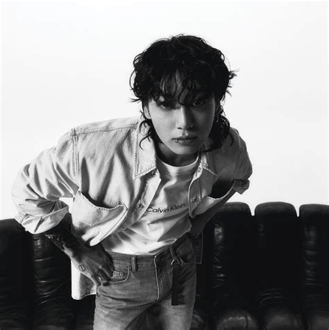 [bts News] 방탄소년단 정국 Ck 착용 제품 공홈 연일 품절→3일 연속 베스트셀러 1위 문의 폭주中…불티나는 판매
