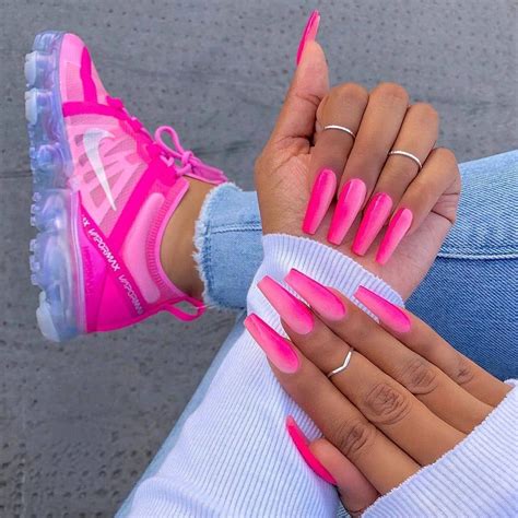 Pin By Габриела Александрова On Galery In 2020 Pink Nail Art Designs