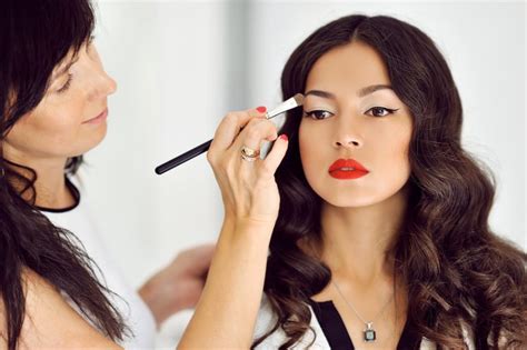 How To Become A Professional Makeup Artist Usa Today Classifieds