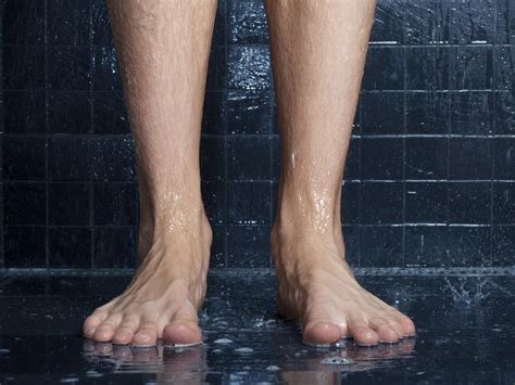 Doctor Reveals Why You Should Never Pee In The Shower Gold Coast Bulletin