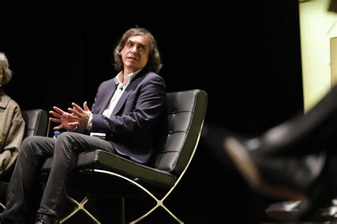 Mario Vargas Llosa Y Mircea Cartarescu Dialogan En El Festival