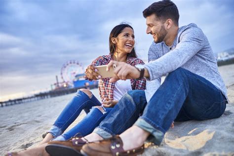 20 Romantic Bonding Activities For Married Couples