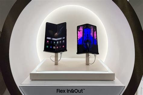 Samsung Unveils Impressive 12 4 Inch Rollable Oled Display