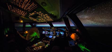 Boeing 747 8 Cockpit