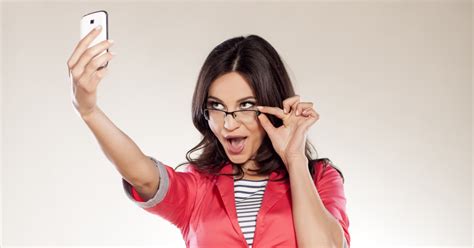 34 Ways To Take A Flattering Selfie