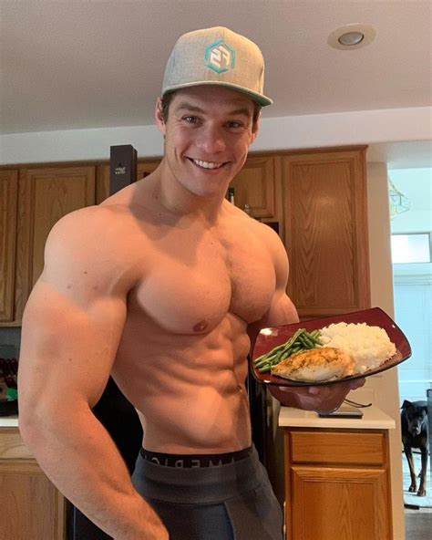 Pin On Men With Big Biceps