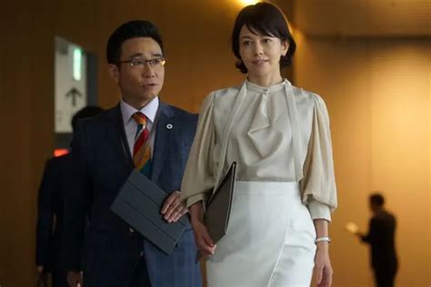 画像・写真 沢口靖子が語る“丸子”と“マリコ”の衣装の違い「スカート姿の私は珍しく見慣れない姿」＜お花のセンセイ＞ 15 16 Webザ