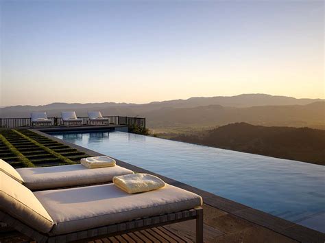 40 Absolutely Spectacular Infinity Edge Pools