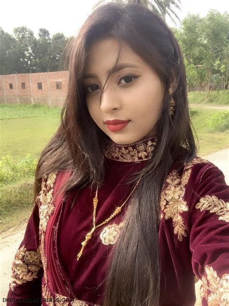Horny Muslim Girl Exposing Her Beautiful Tits