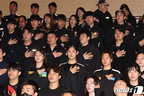 국민의례하는 파리올림픽 국가대표 네이트 스포츠