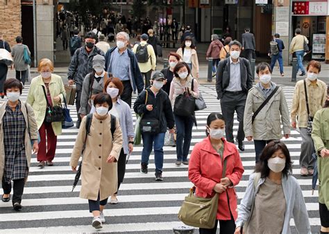 脱マスク？ 着マスク？ 屋外不要論浮上の中、街の声は 河北新報オンライン