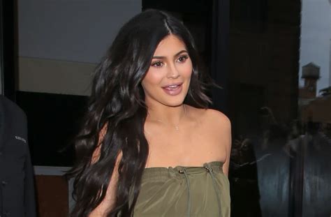 Twitter Goes Wild Over Kylie Jenners Hot Bodyguard Tim Chung