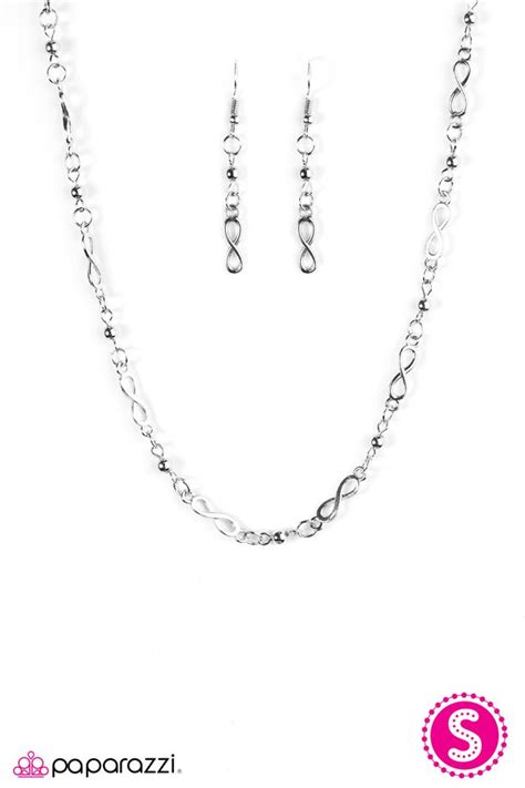 Paparazzi Infinite Beauty Silver Necklace And Earring Set