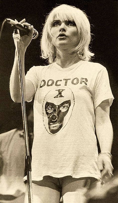 Download Blondie Debbie Harry Sepia Photography Wallpaper