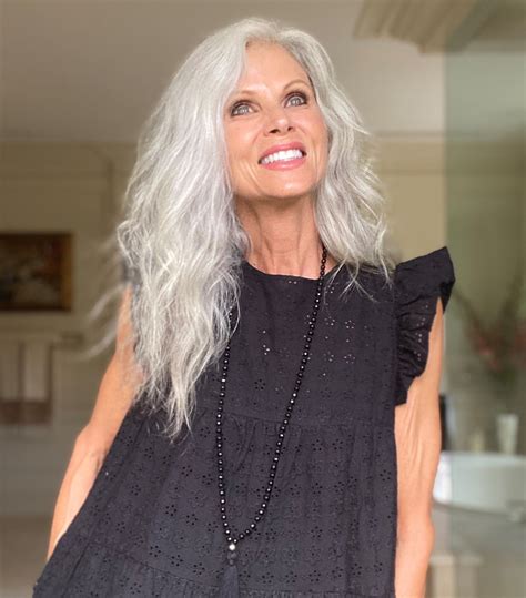 How To Age Gracefully According To 8 Women Over 40 Who What Wear Uk