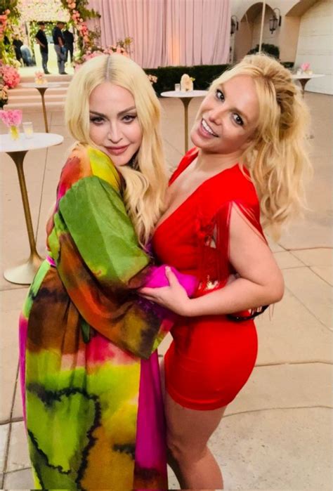 Britney Spears And Madonna Hot Lesbian Kiss 2022 8 Photos The