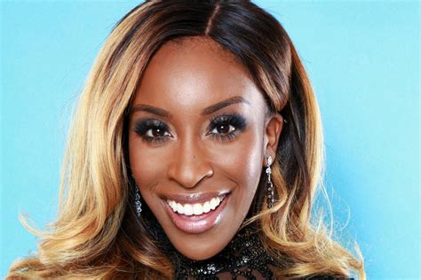 beauty youtube vlogger jackie aina calls out brands for ignoring black