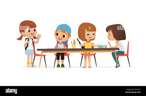 Nuevo Alumno Saludando A Compañeros Sentados En La Mesa Los Niños Y