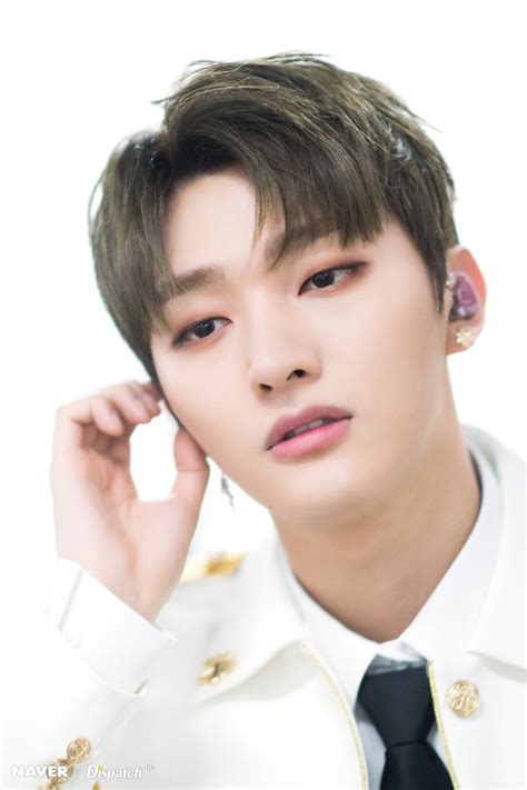 Yoon Ji Sung Wannaone Yoonjisung Ji Sung One One Life
