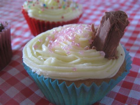 scrummy yummy cupcakes