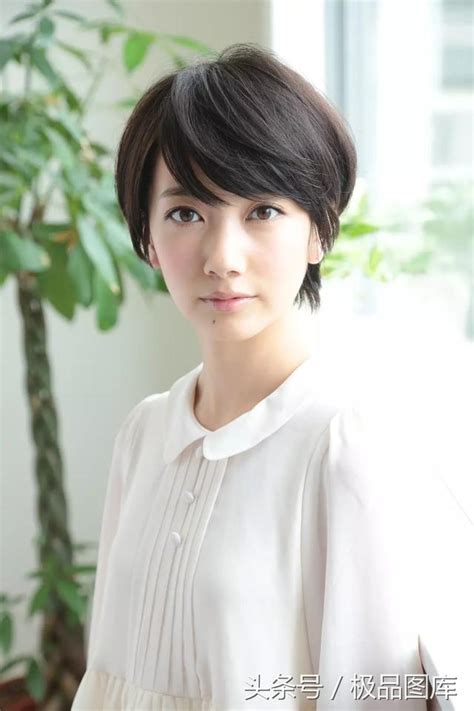 日本新生代女星之南波瑠：短髮都可以美到極致！ 每日頭條