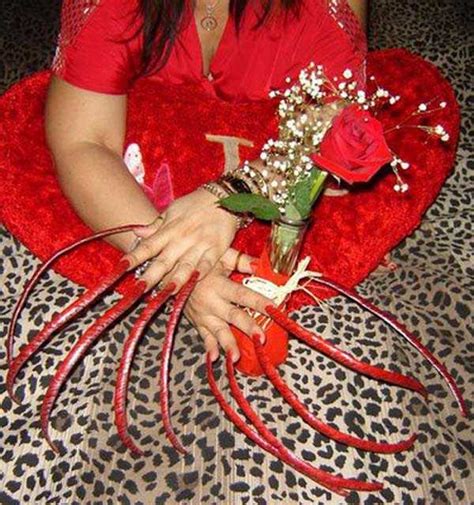 Women With Insanely Long Nails 50 Photos Klyker Com