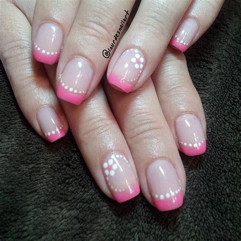 Un Diseño Diferente Y Precioso De Manicura Francesa Con Esmalte