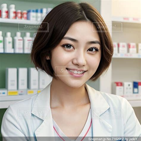 白衣を着た女性の写真・画像素材[7162962] Snapmart（スナップマート）